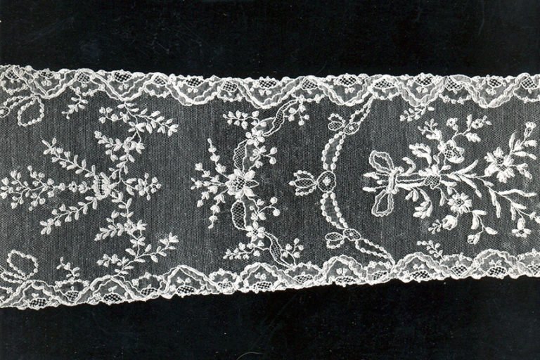 What is Alençon lace? – The Craft Atlas
